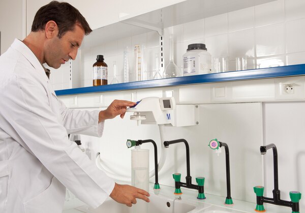 Direct-Q® 3 UV Remote Water Purification System | ZRQSVR3WW